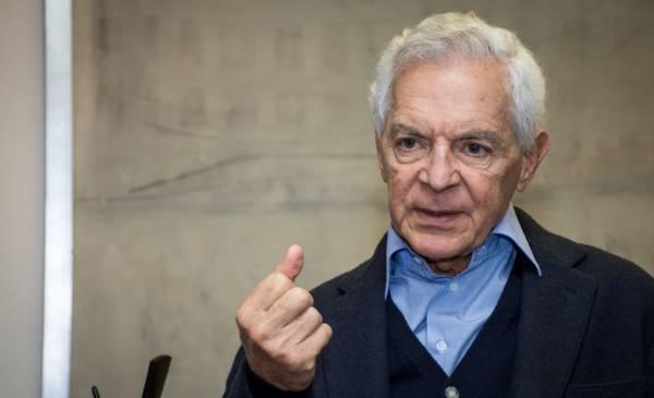 Eduardo Constantini se refirió a la situación del país como "complicada ...